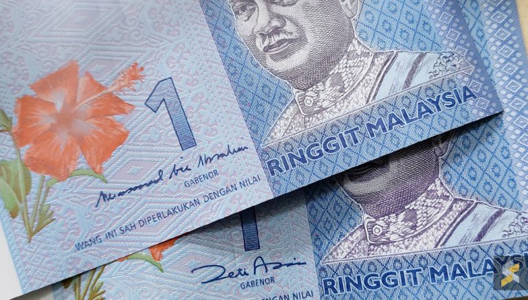 Vending Machines rejecting your RM1 note has nothing to do with Zeti ...